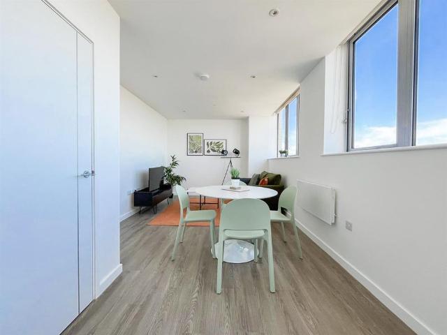 London Road, St. Leonards, TN37 6FL