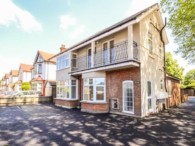 London Road, St Margarets TW1, Studio to rent, £1,450 pcm | PrimeLocation