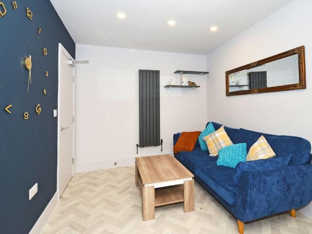 London Road, Stoke On Trent ST4, Room to rent, £600 pcm | PrimeLocation