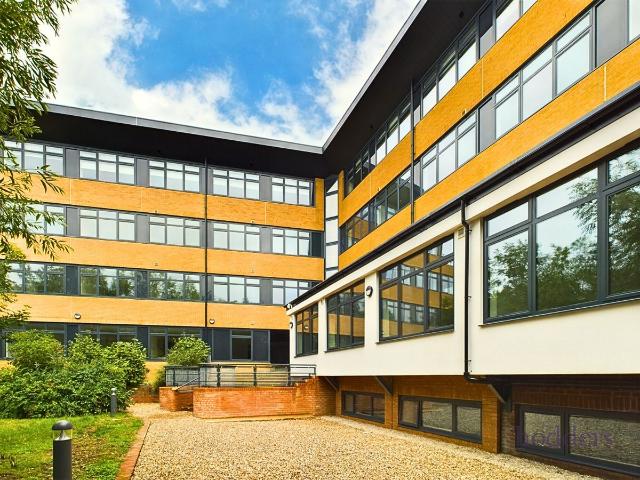London Road, Staines Upon Thames, Surrey TW18, 1 bed flat to rent, £1,400 pcm | PrimeLocation