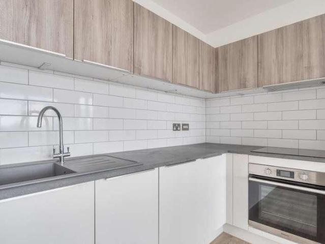 London Road, Staines upon thames, TW18
