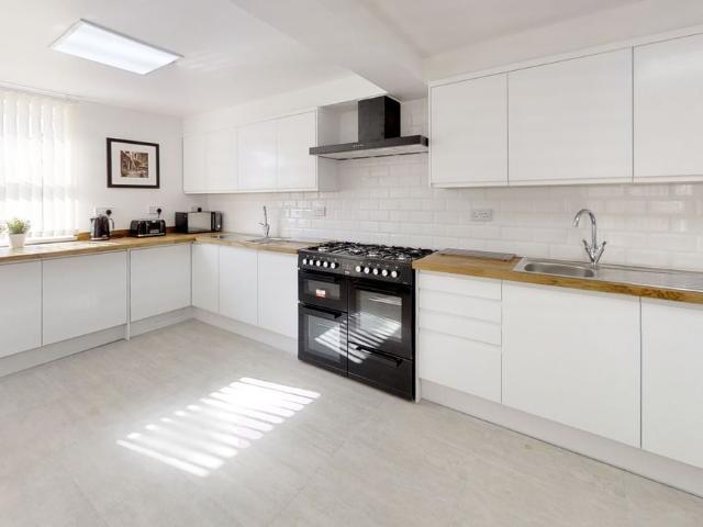 London Road, Strood, Kent ME2, 7 bed property to rent, £550 pcm | PrimeLocation