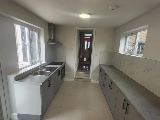 London Rd, Hounslow, TW3 1 bed maisonette to rent £1,450 pcm £335 pw