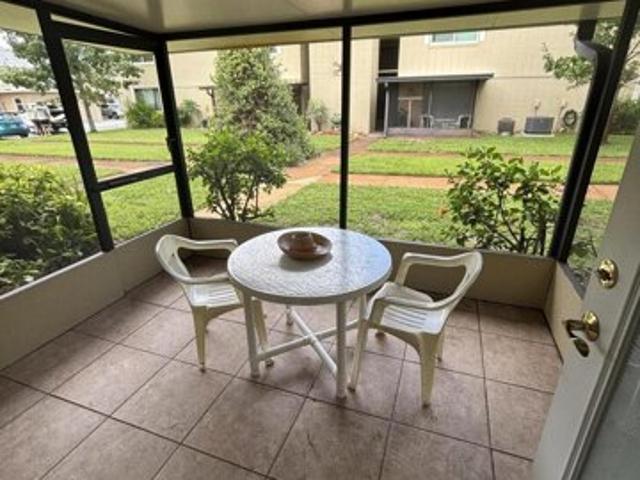 London Town Rd Apt,titusville, Condo For Sale