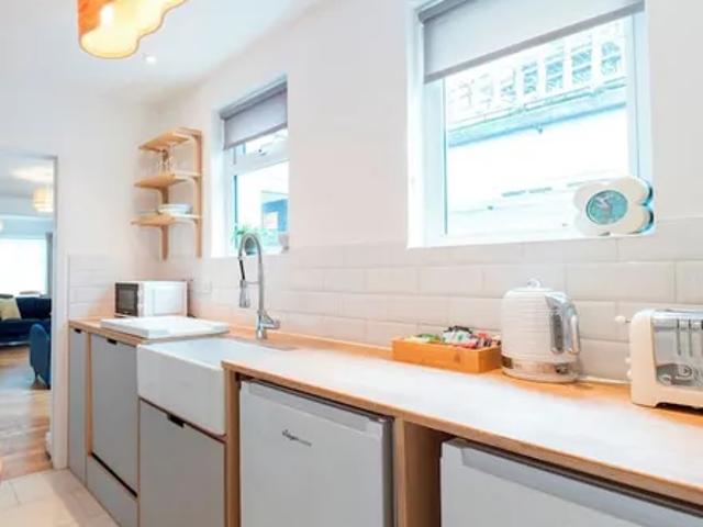 London, TW9 2LD, United Kingdom | 3 bed house for rent #165691598 | Rentberry