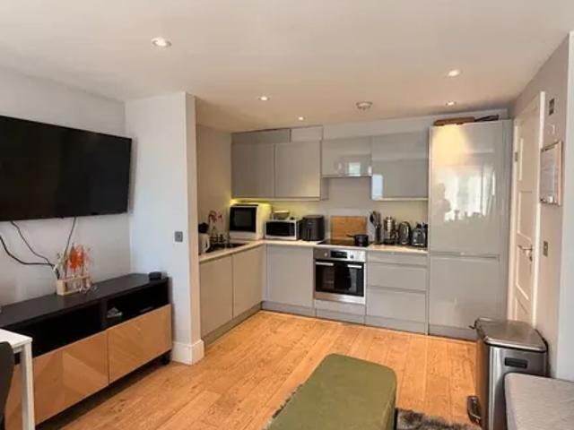 London, TW11 8HY, United Kingdom | 1 bed house for rent #168046263 | Rentberry
