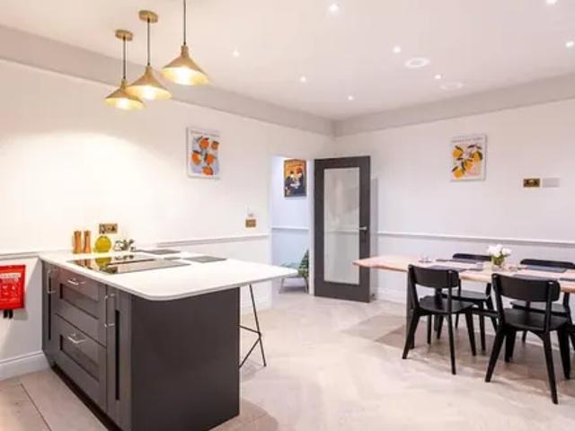 London, TW11 8UD, United Kingdom | 3 bed house for rent #147367487 | Rentberry