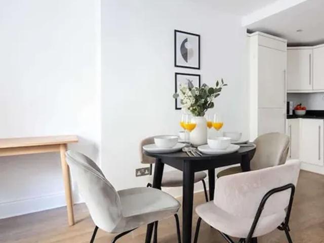 London Victoria station, Buckingham Palace Road, London, SW1V 1JU, United Kingdom | 1 bed apartment for rent #165066373 | Rentberry
