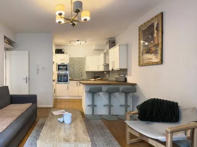 London, W14 0AU, United Kingdom | 2 bed apartment for rent #165110252 | Rentberry