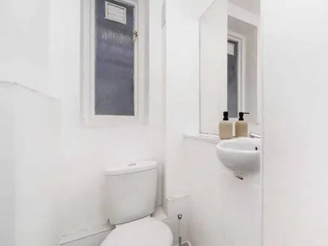 London, W14 9HQ, United Kingdom | Studio apartment for rent #165285003 | Rentberry