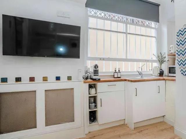 London, W14 9HQ, United Kingdom | Studio duplex for rent #167059721 | Rentberry