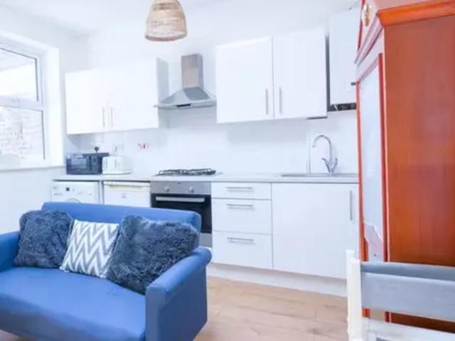 London, W14 9NX, United Kingdom | 2 bed apartment for rent #165046553 | Rentberry