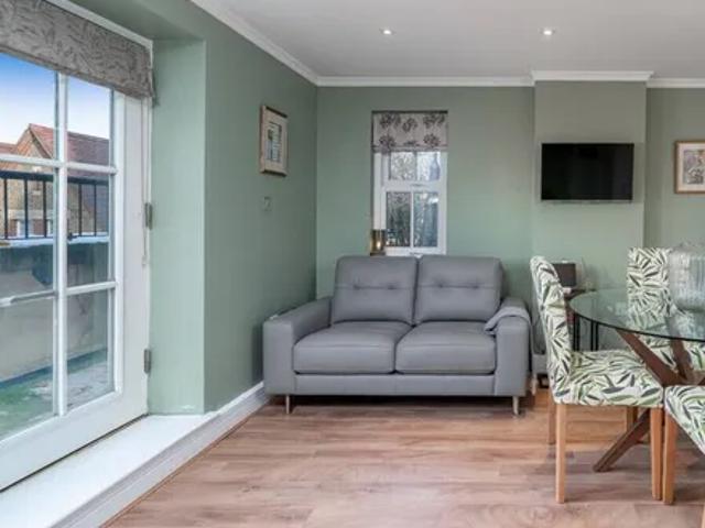 London, W14 9SA, United Kingdom | 1 bed apartment for rent #147271452 | Rentberry