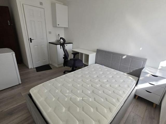 london W10 1 bed detached house to rent £1,430 pcm £330 pw