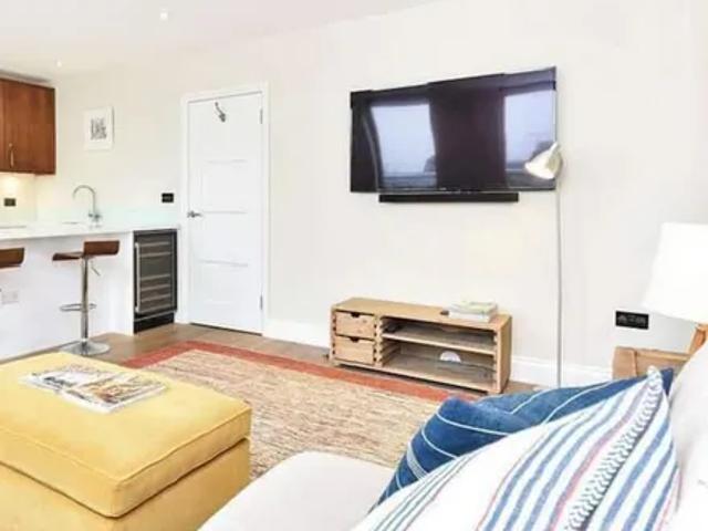 London, W11 1DB, United Kingdom | 2 bed apartment for rent #147315590 | Rentberry
