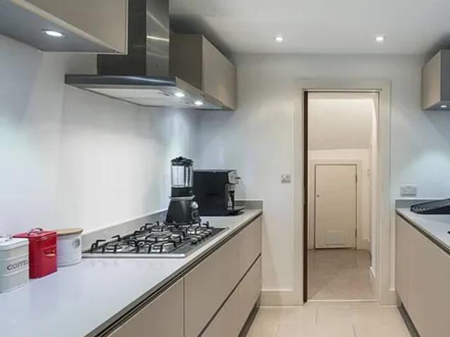 London, W11 4UX, United Kingdom | 2 bed apartment for rent #97342694 | Rentberry