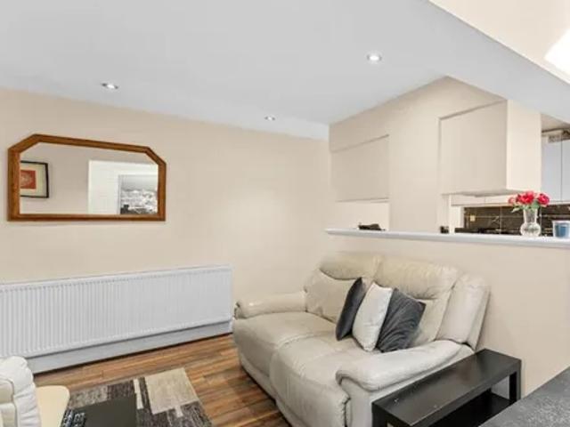 London, W12 7BB, United Kingdom | 3 bed condo for rent #134803926 | Rentberry
