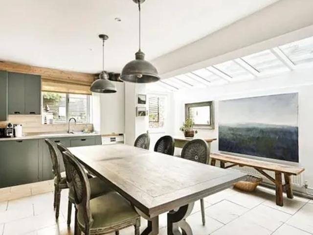 London, W12 7BG, United Kingdom | 3 bed townhouse for rent #164778888 | Rentberry