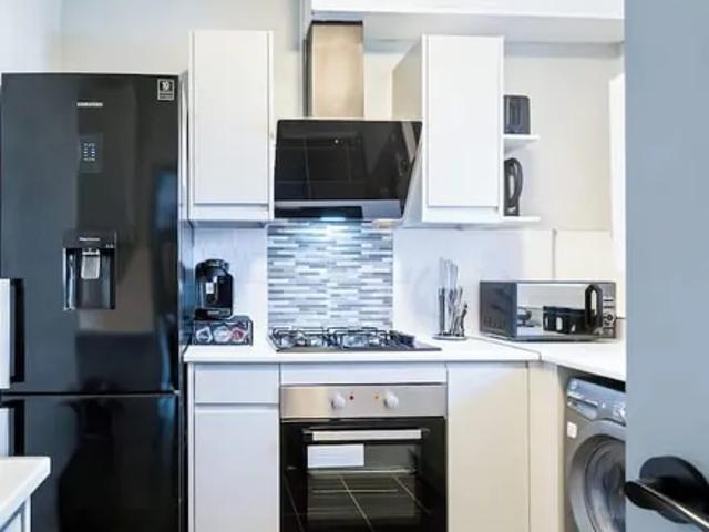 London, W12 7NL, United Kingdom | 4 bed apartment for rent #165610385 | Rentberry