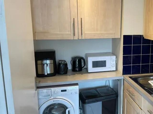 London, W12 8PJ, United Kingdom | 3 bed apartment for rent #147357892 | Rentberry