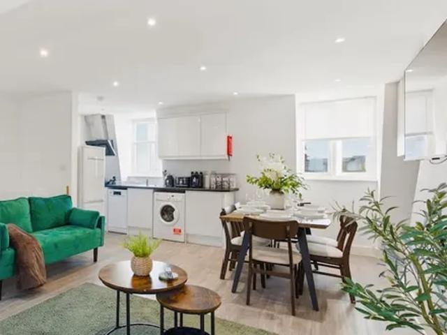 London, W12 8QN, United Kingdom | 3 bed apartment for rent #161193590 | Rentberry