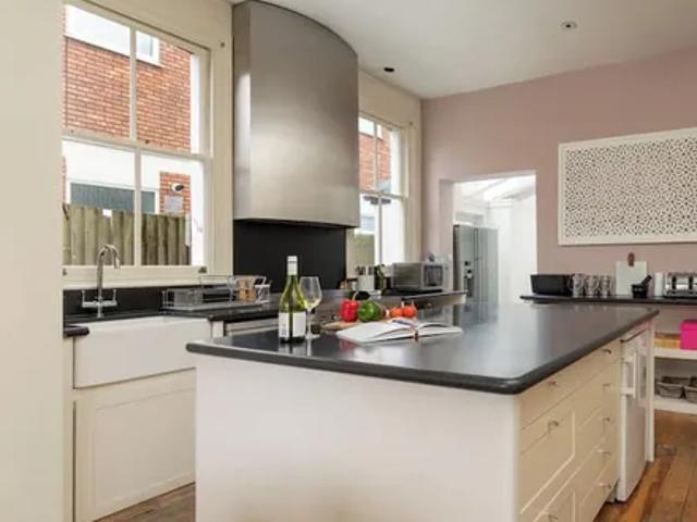 London, W13 0EY, United Kingdom | 4 bed house for rent #168044842 | Rentberry