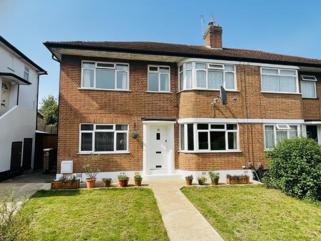 London W13 2 bed flat to rent £1,995 pcm £460 pw