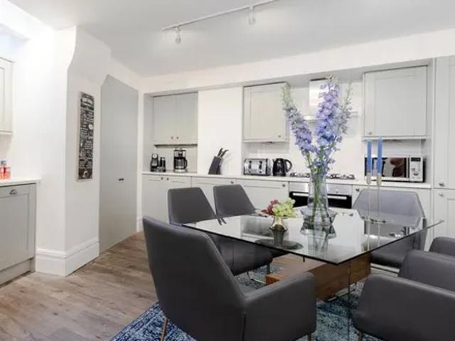 London, W1T 1UW, United Kingdom | 5 bed townhouse for rent #95758267 | Rentberry