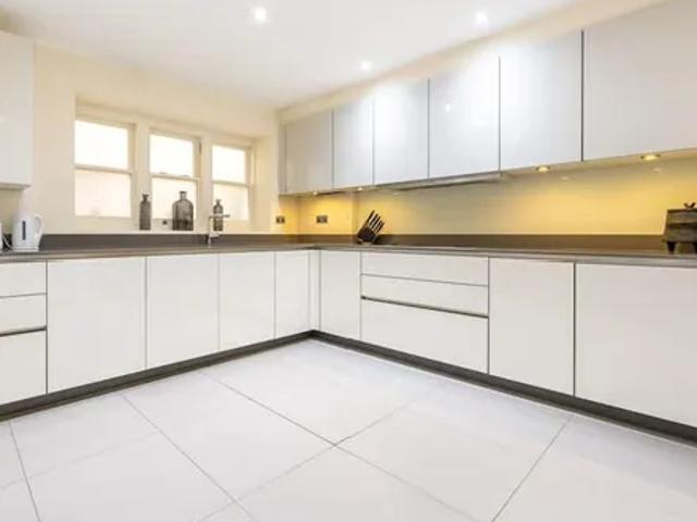 London, W1J 7HY, United Kingdom | 3 bed townhouse for rent #102478189 | Rentberry