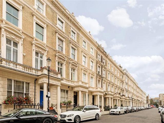 London W2 Studio to rent £1,850 pcm £427 pw