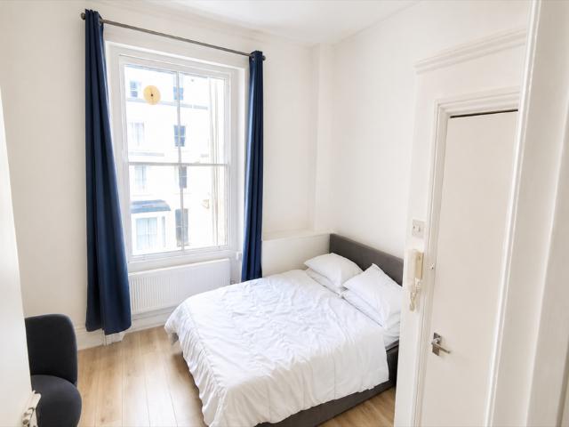 London W2 Studio to rent £1,900 pcm £438 pw