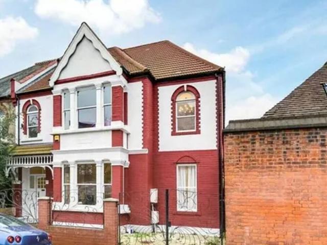 London, W4 3JR, United Kingdom | 4 bed house for rent #149464664 | Rentberry