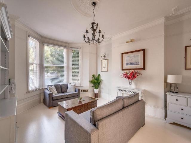 London W4 6 bed terraced house to rent £6,500 pcm £1,500 pw