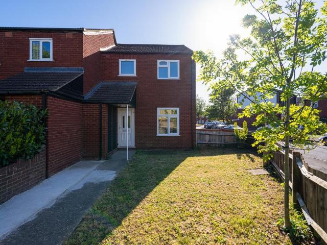 LONDON W5 4 bed end of terrace house to rent £2,950 pcm £681 pw