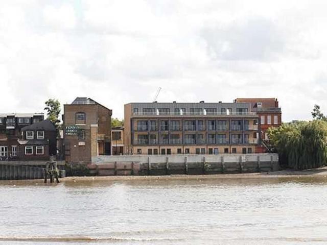 London W6 3 bed penthouse to rent £8,428 pcm £1,945 pw