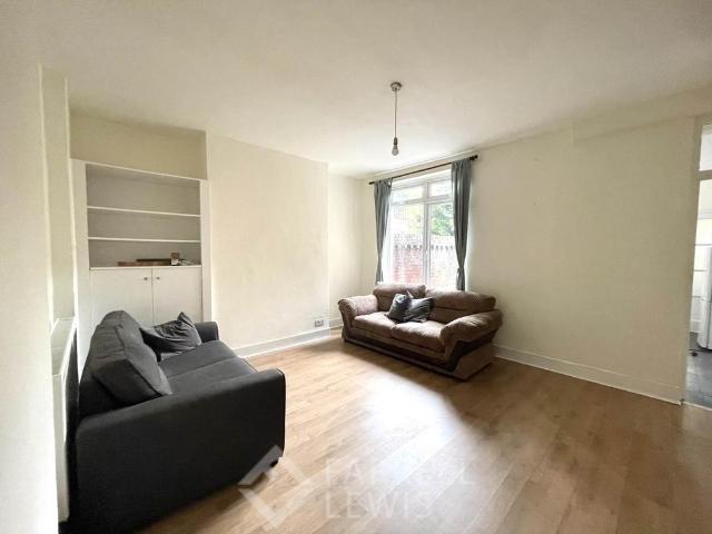 London W6 1 bed apartment to rent £2,000 pcm £462 pw