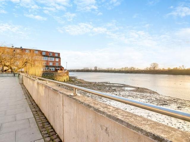 London W6 2 bed apartment to rent £4,377 pcm £1,010 pw