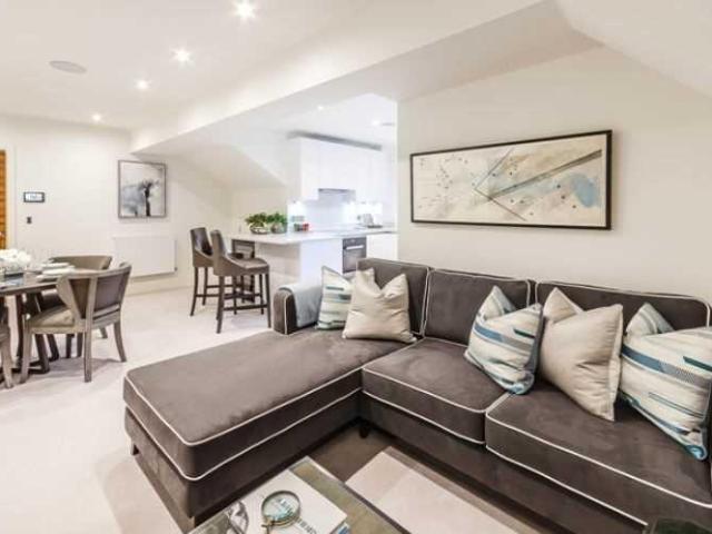 London W6 2 bed penthouse to rent £6,002 pcm £1,385 pw
