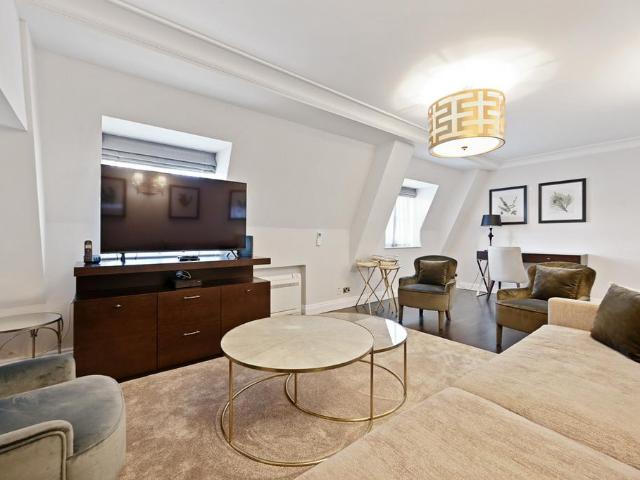 London W8 3 bed apartment to rent £10,010 pcm £2,310 pw