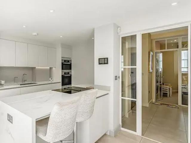 London, W8 7AZ, United Kingdom | 4 bed house for rent #168015215 | Rentberry