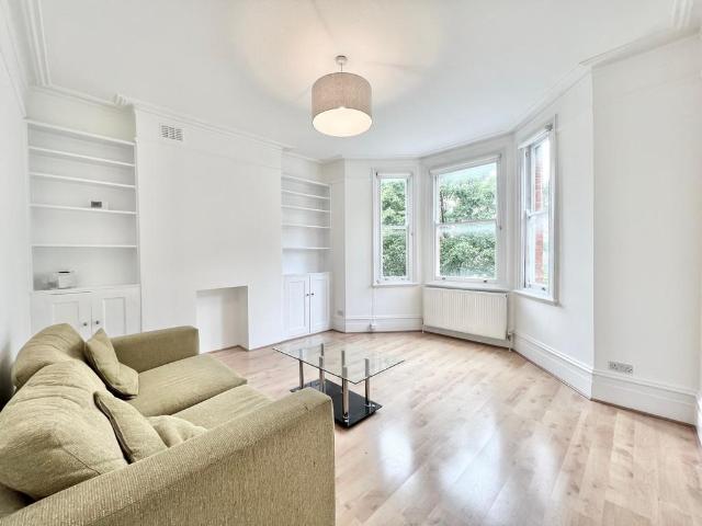 London W9 2 bed flat to rent £3,500 pcm £808 pw