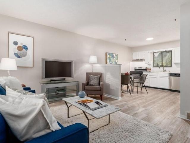 Londondale Pkwy Apt, Newark, Condo For Sale