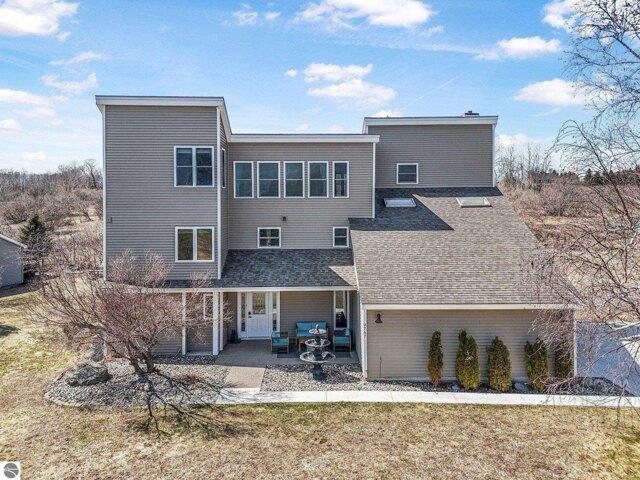 Londolyn Blf, Traverse City, Home For Sale