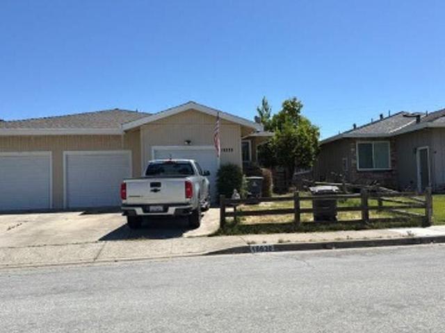 Lone Hill Dr