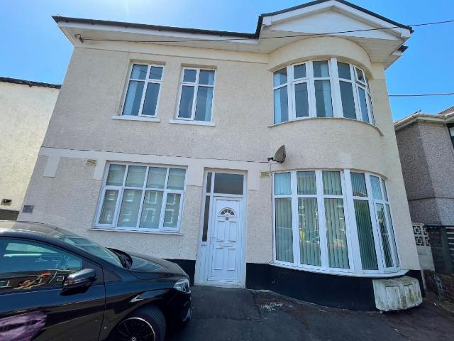 Lone Road, Clydach, Swansea SA6, 2 bed flat to rent, £925 pcm | PrimeLocation