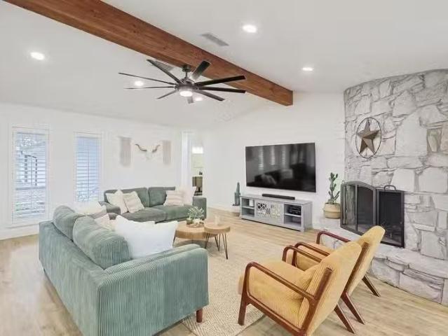 Lone Star Getaway 5BD/3BA w Game Room & Backyard 2368 County.