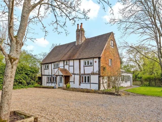 Lonesome Lane, Reigate, Surrey, RH2 5 bed detached house to rent £3,250 pcm £750 pw