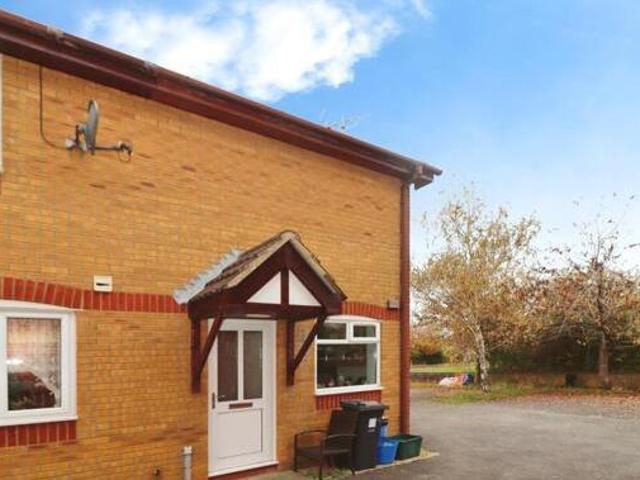 Long Mead, Yate, 3 Bedroom End