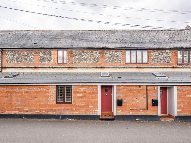 Long Melford, Sudbury, Suffolk CO10, 2 bed terraced house to rent, £1,350 pcm | PrimeLocation