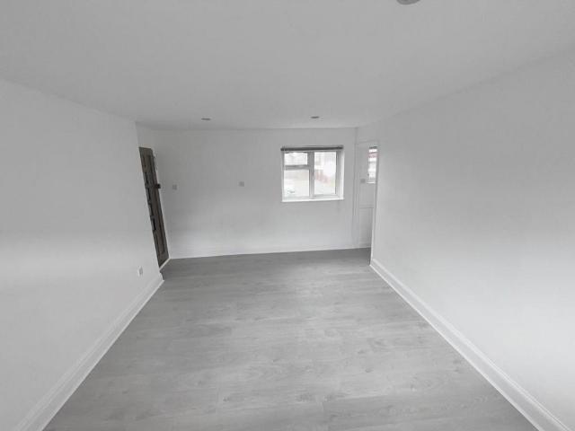 Long Banks, Harlow 2 bed flat to rent £1,450 pcm £335 pw